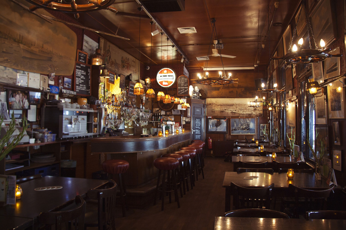 Daar in dat kleine café… - Gers! Rotterdam